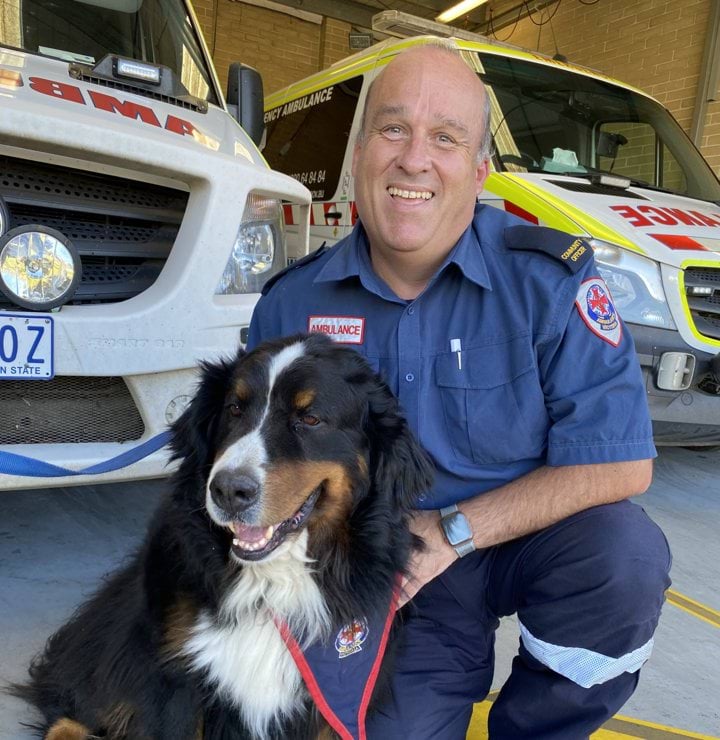 Graduate’s path from IT to paramedicine | ambulance.vic.gov.au